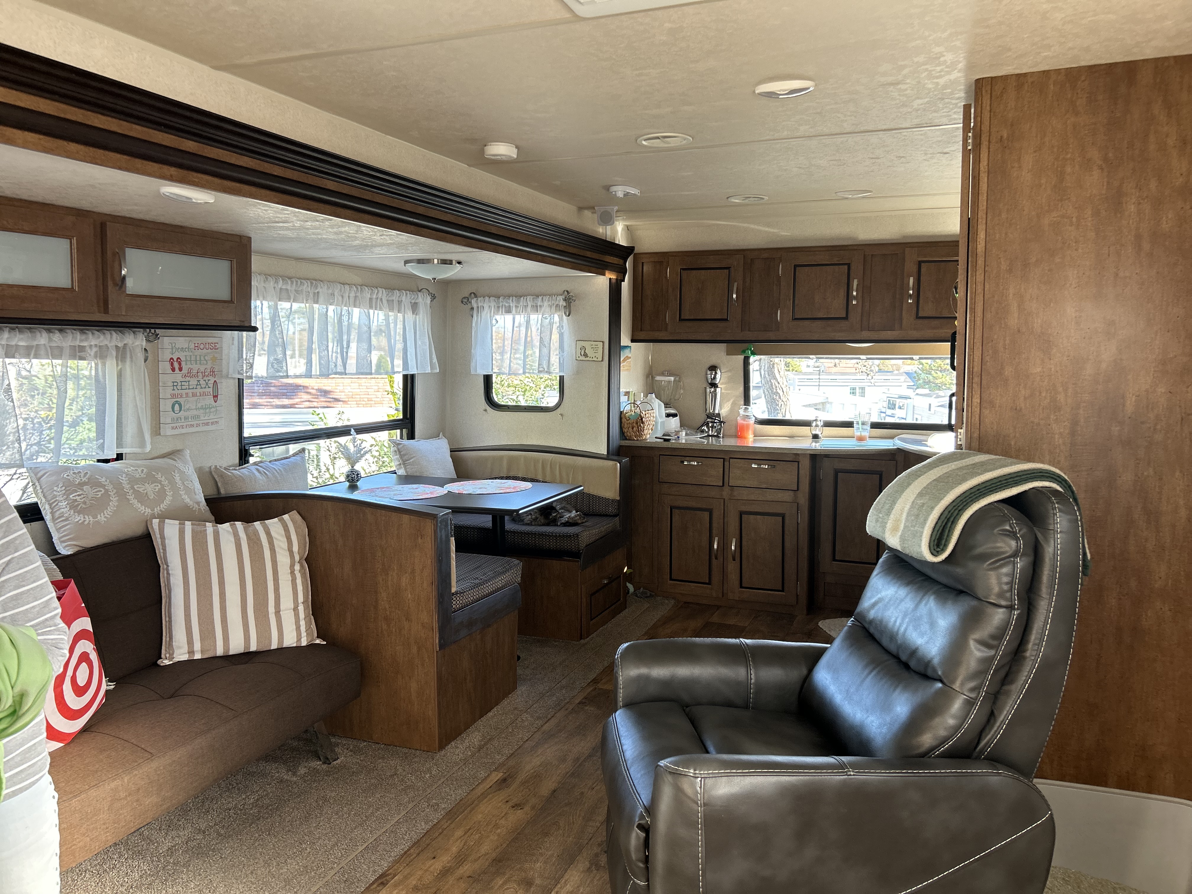 Vacation Home Sales | CHN Sun Retreats Dennis Port - 184 Old Wharf Rd ...